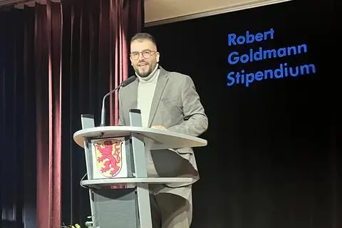 Burak Yilmaz erhält Reinheimer Goldmann-Stipendium