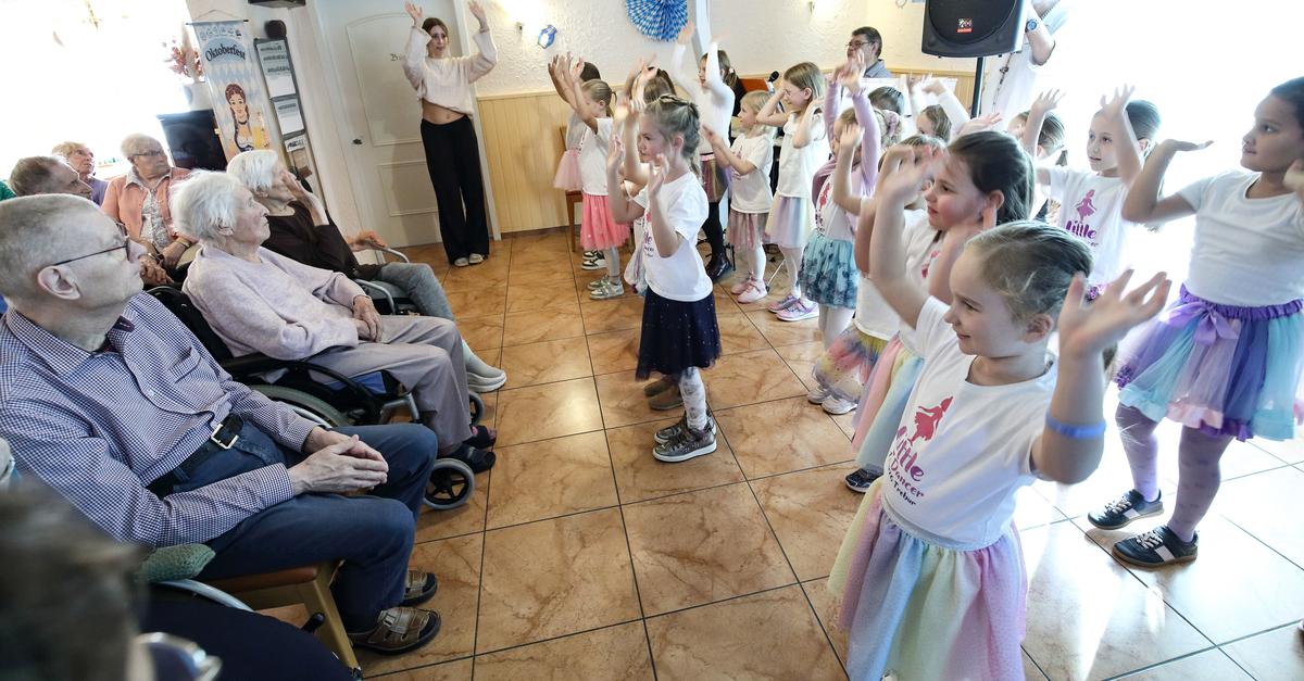 Oktoberfest im Seniorenheim Trebur: „Ganz viel Leben ins Haus“