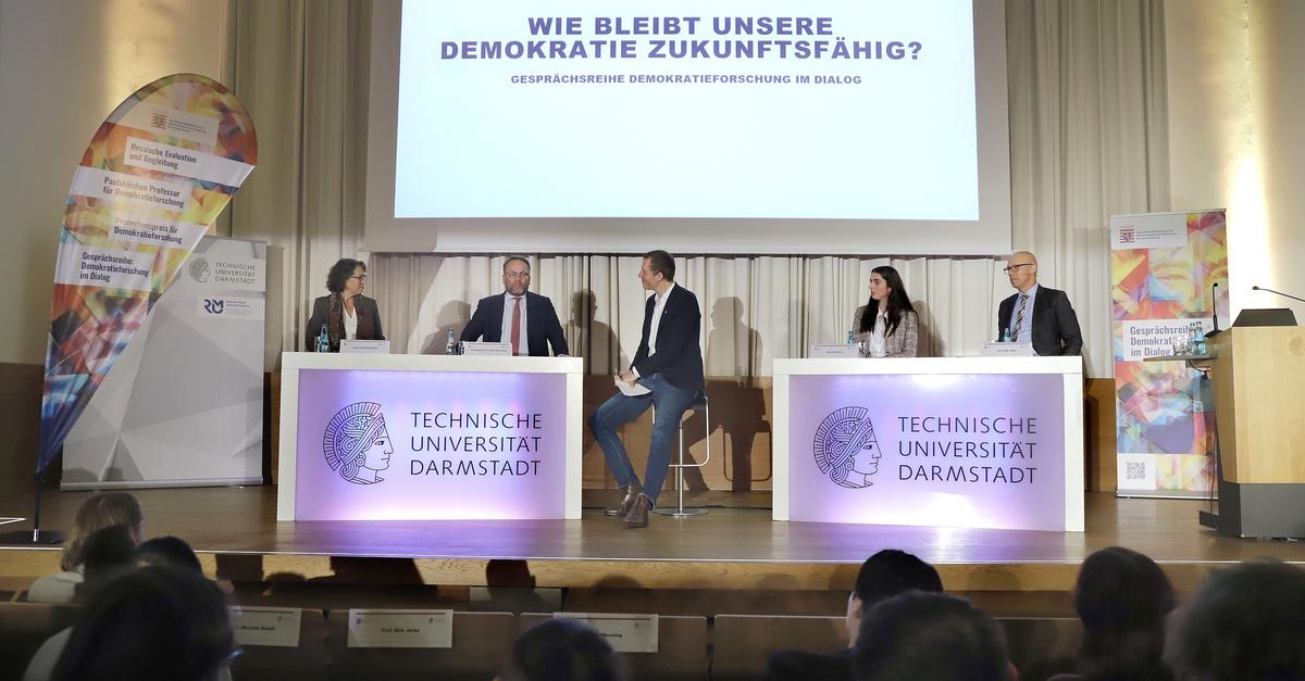 Darmstädter Diskussionsrunde zur Frage, wie die Demokratie ...