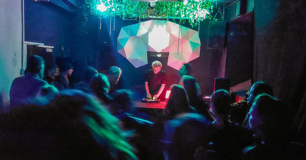 Das ist die Ü40 und Ü50 Partyszene von Darmstadt