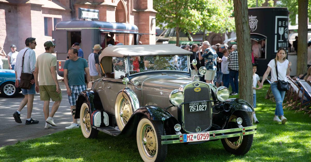 Oldtimer treffen in Lampertheim auf E-Auto-Zukunft
