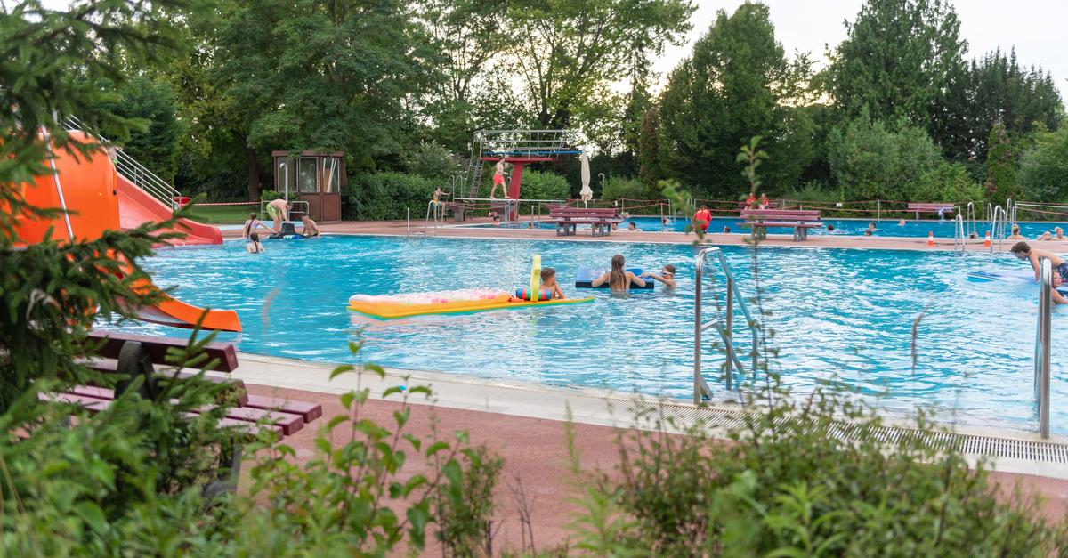 Nachts im Treburer Freibad