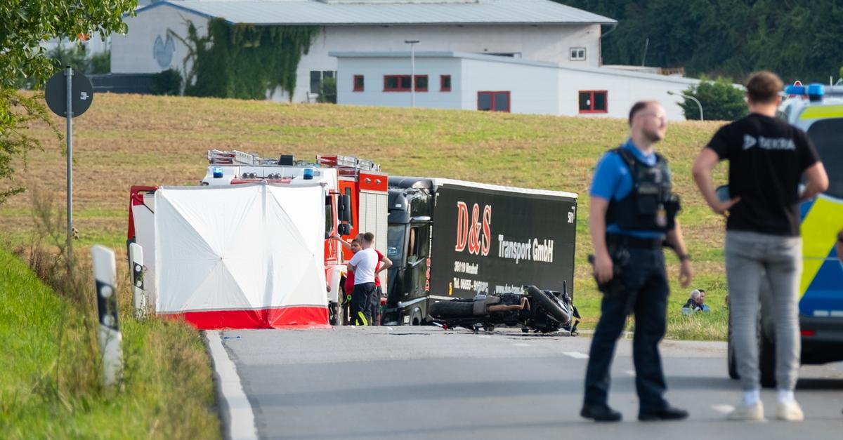 Motorradfahrerin stirbt bei Unfall auf L3065 bei Lengfeld