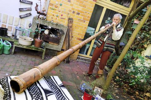 Bei der Kerb in Eberstadt erklingt eine Trembita