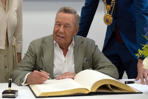Ehre für Roland Kaiser: Eintrag ins Goldene Buch
