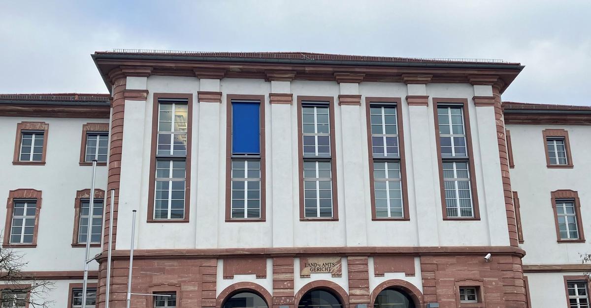 Tödliche Messerattacke in Hanau – Angeklagter schweigt