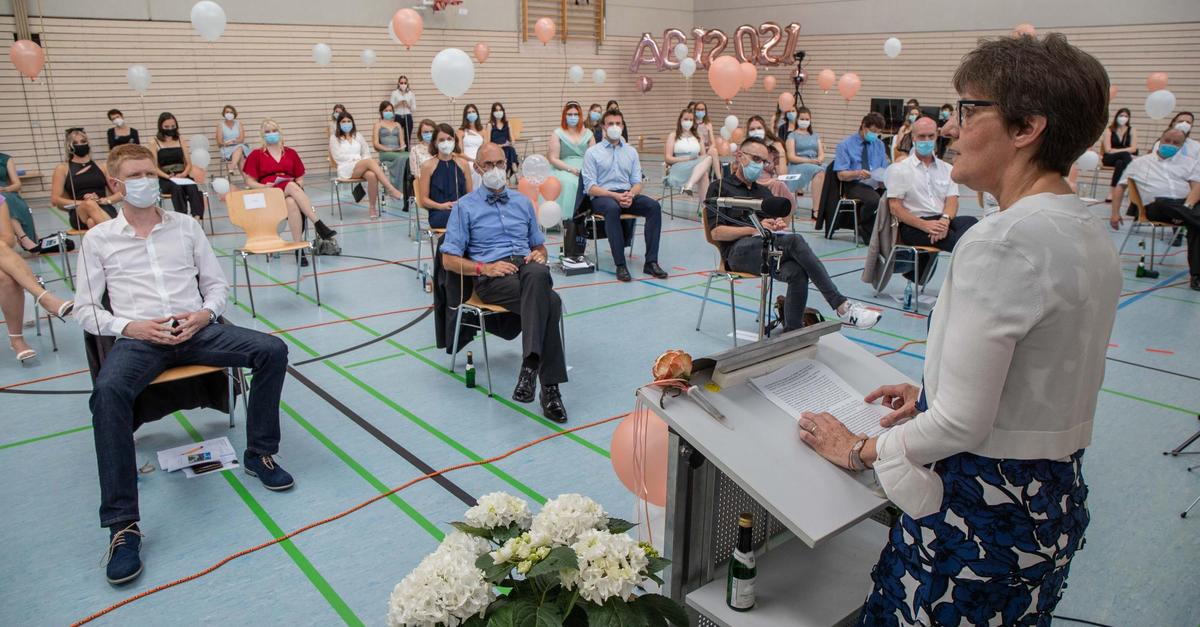 Zweite LFS-Abifeier im Corona-Modus in Bensheim