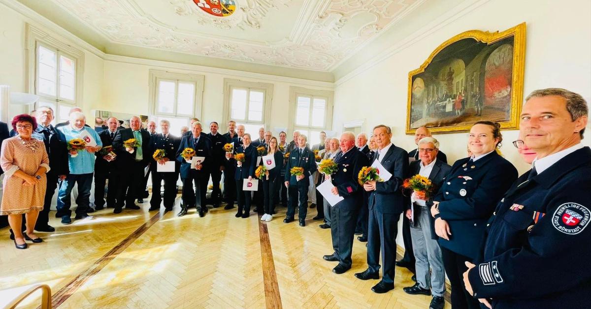 Feuerwehr Bürstadt: Ehrungen nach der Corona-bedingten Pause | Echo Online