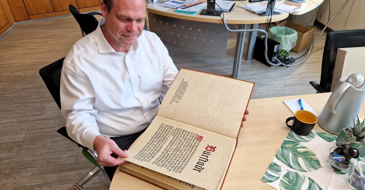Wer steht im Goldenen Buch der Stadt Bürstadt?