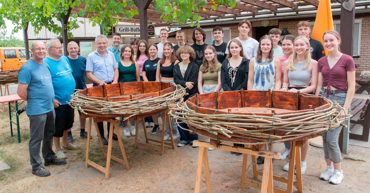 Lampertheimer Lessing-Schüler bauen Horste für Störche