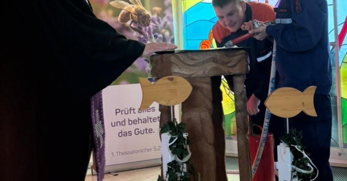 Besondere Taufe mit Feuerwehr-Ehren
