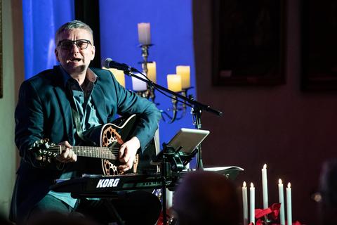 Comedians und Musiker im „Kühlen Grund“ in Reinheim