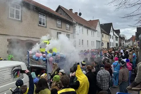 Reinheim: 12.000 Menschen feiern in Ueberau die Fastnacht