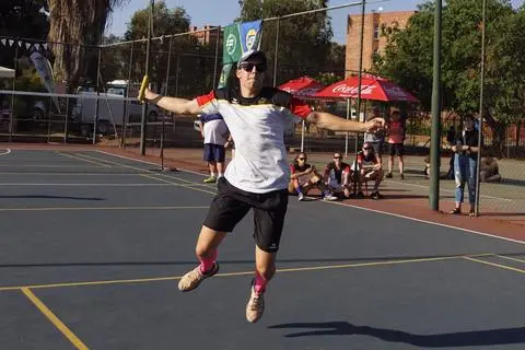 Roßdörfer gewinnen beim Ringtennis