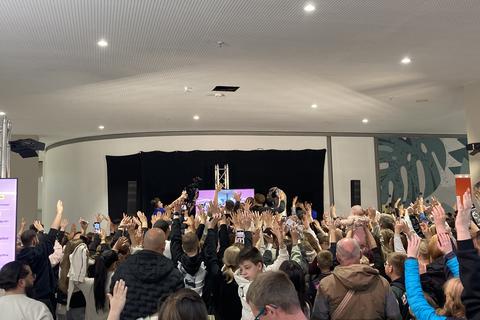 Loop 5-Neueröffnung: Hunderte Fans wollen Influencer sehen