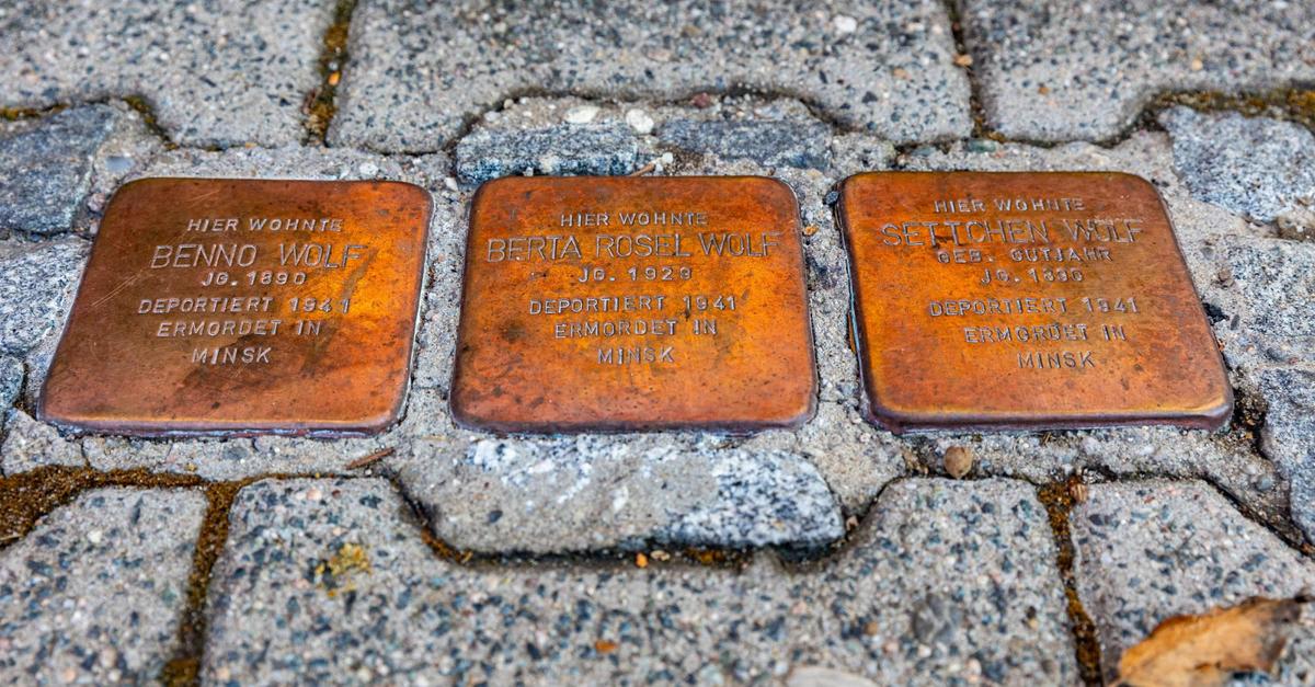 Erste Stolpersteine in Bischofsheim werden verlegt