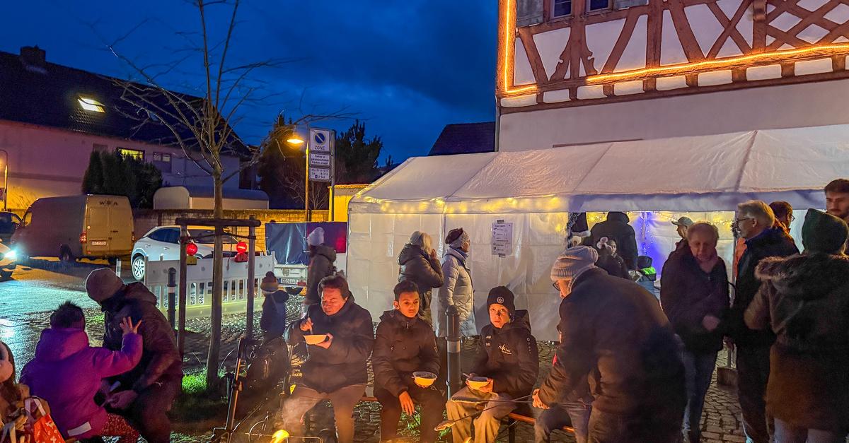 Soll die Mauer neben dem historischen Rathaus in Büttelborn abgerissen ...