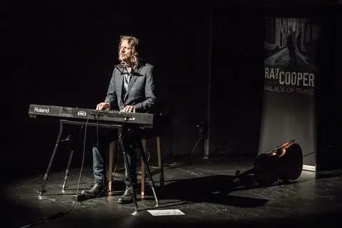 Ray Cooper spielt in der Riedstädter Büchnerbühne