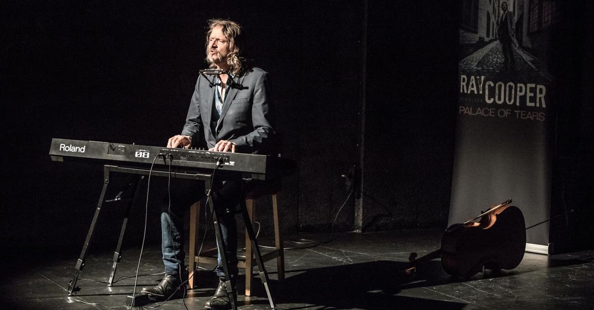 Ray Cooper spielt in der Riedstädter Büchnerbühne