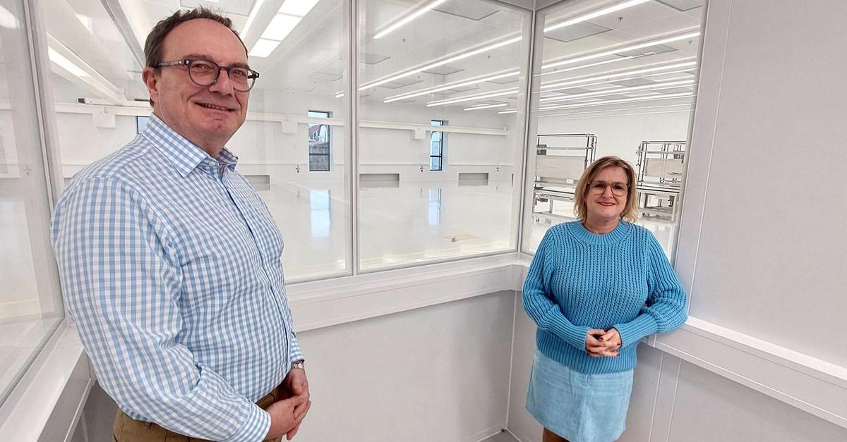 Raunheim: Ein Blick in den Reinraum