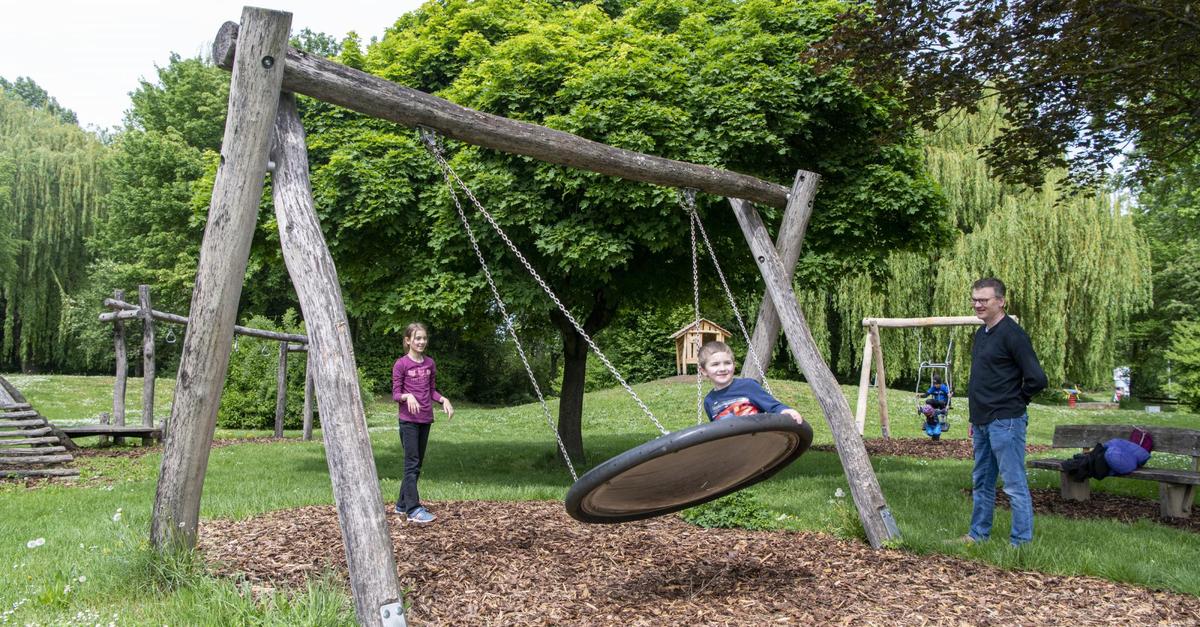 Kinder erobern im Ried Spielplätze zurück