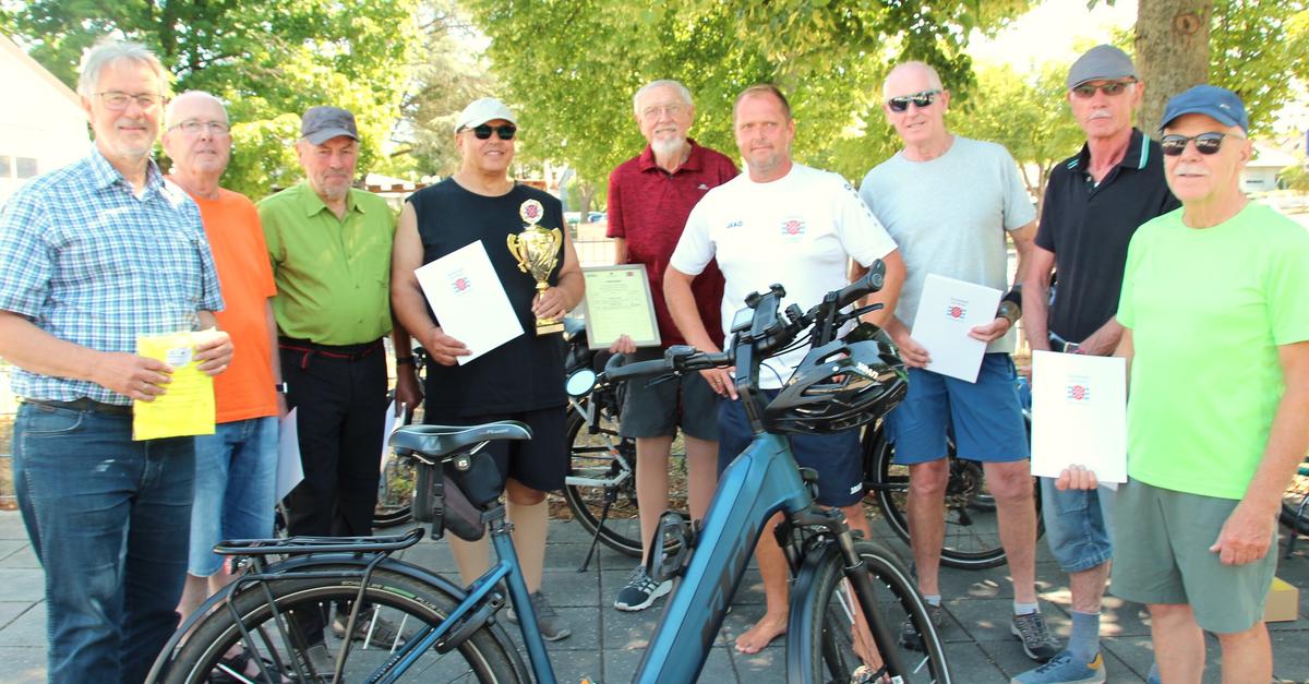 „Altrheinradler“ und Erich Kieselbach an der Spitze