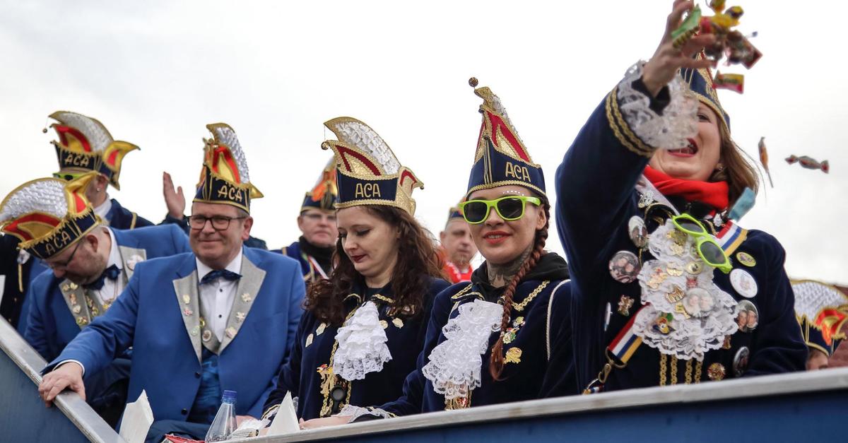 Vorfahrt für den Astheimer Rosensonntagszug