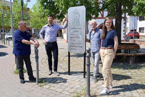 Trebur: Informationstafel erinnert an eine Pilgerreise | Echo Online