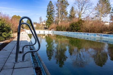 Bad König: Neugestaltung des Freibadgeländes sorgt für politische ...