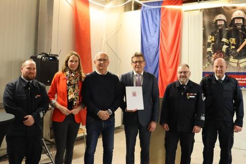 Ein Scheck für die Erbacher Wehr