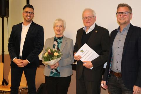 Crumbach ehrt Walter Weidmann