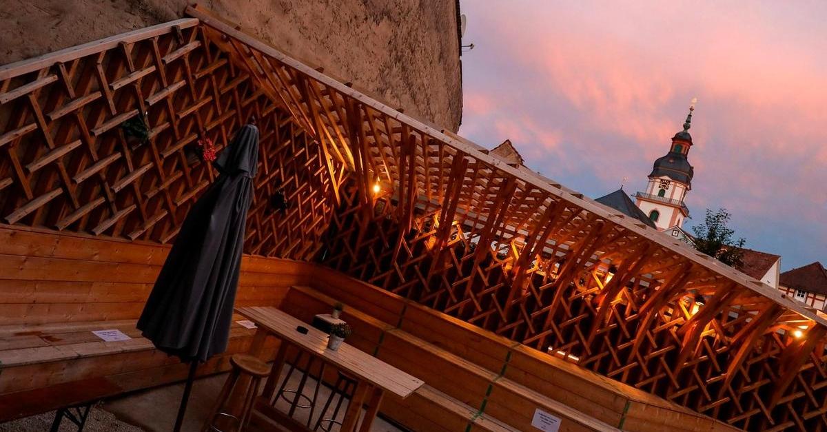 Der Biergarten in der Mitte von Erbach trifft einen Nerv