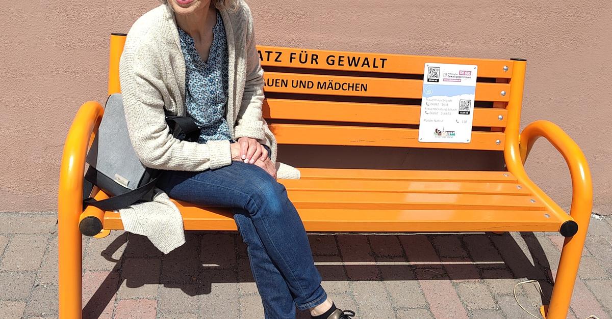 Zeichen gegen Gewalt: Orangefarbene Oberzent-Bänke finden bundesweit ...