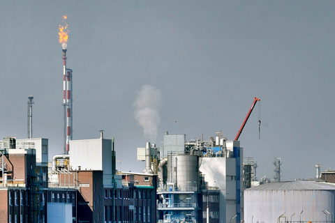 Weithin sichtbare Feuer-Fackel: Technischer Defekt bei BASF