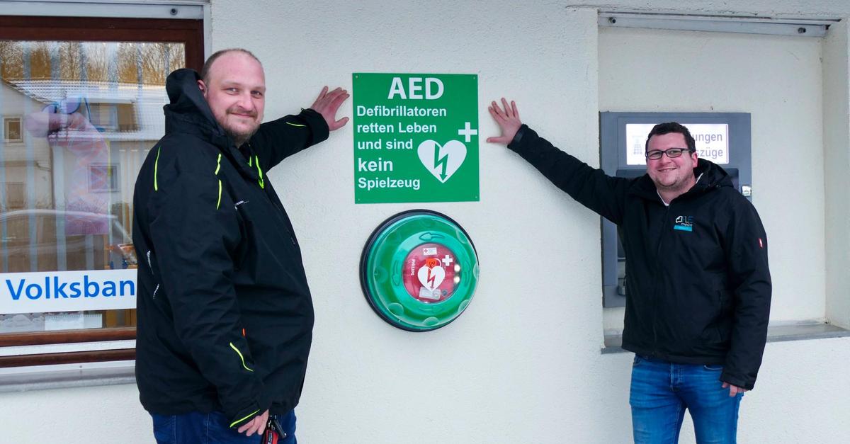 Neuer Defibrillator in Hochwaldhausen