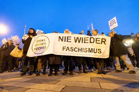 Rechts, rechtsradikal, rechtsextrem – wo ist die Grenze?