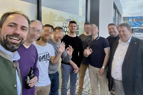 „White Power“-Gruß: Rechtsextreme Zeichen bei der AfD