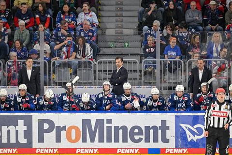 Das Trainerteam der Adler Mannheim ist endlich komplett