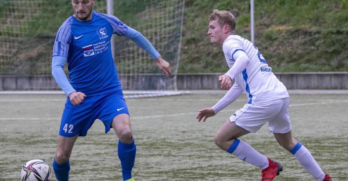 Fußball: Die SG Sandbach hat die Partie im Griff