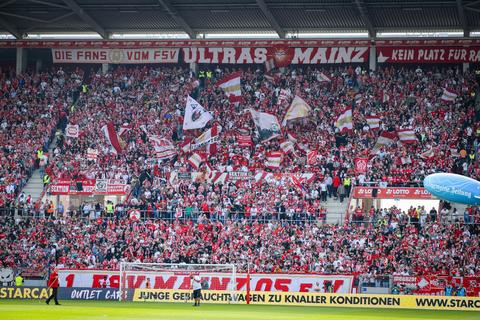 Dauerkarten-Zoff: Mainz-05-Ultras protestieren gegen Gebühr