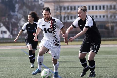 Gleichberechtigung im Fußball: Frauen bei Männern willkommen