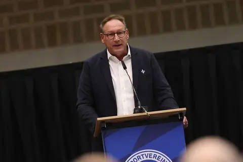 White-Power-Gruß: Das steckt hinter dem Handzeichen