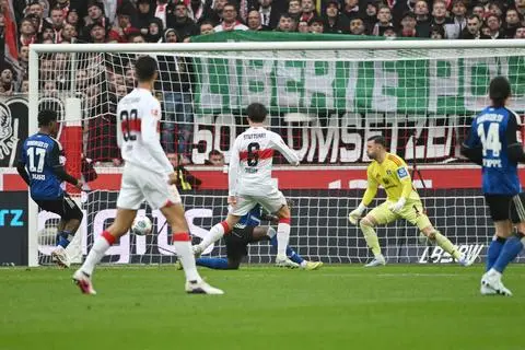 Stiller eröffnet: VfB fegt über schwachen HSV hinweg