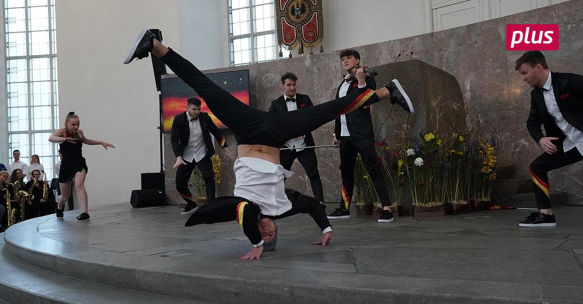 Jubiläum mit Breakdance zur Nationalhymne | Echo Online