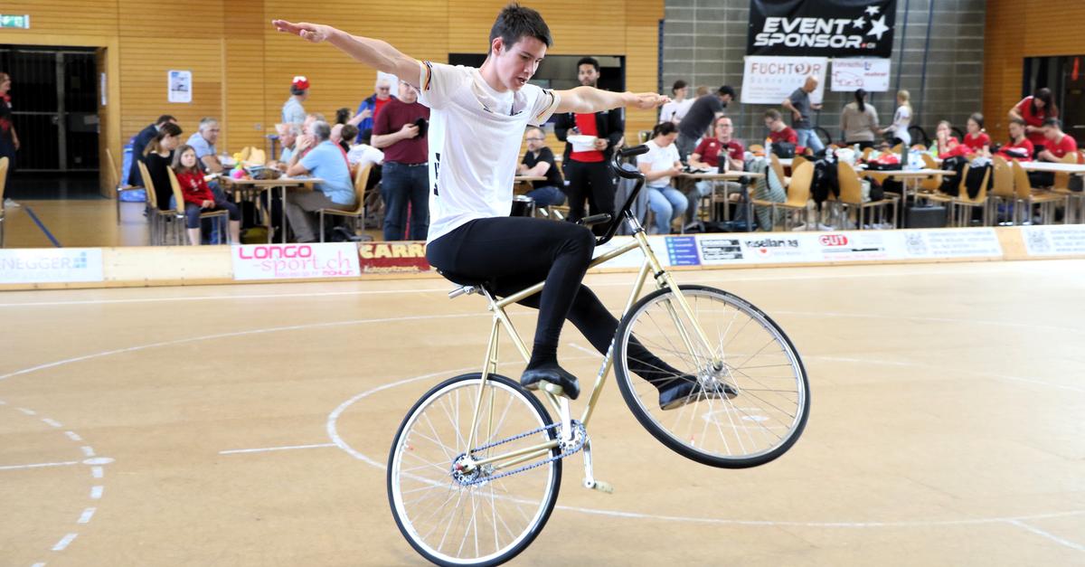 Mörfelder Dustin Lindner will eine Medaille bei Kunstrad-EM